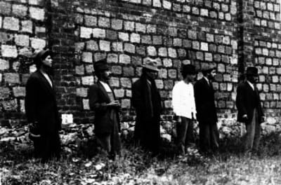 Pablo González y la banda del carro gris