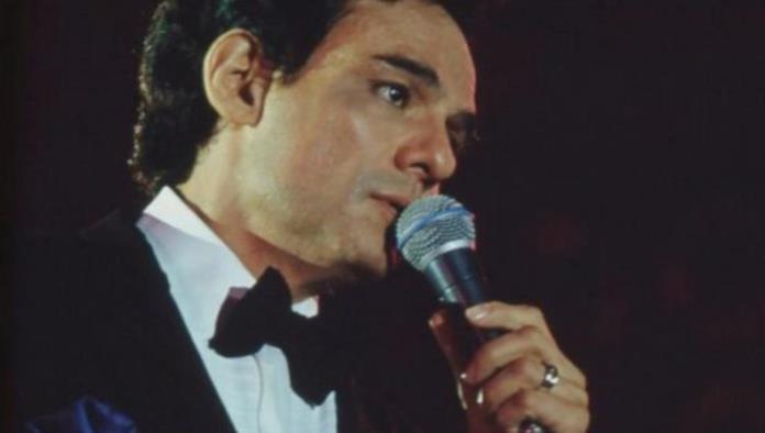 Celebraban a José José con holograma del Príncipe de la canción