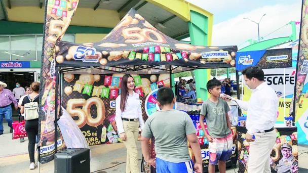 Celebran 50 años de Super Gutiérrez