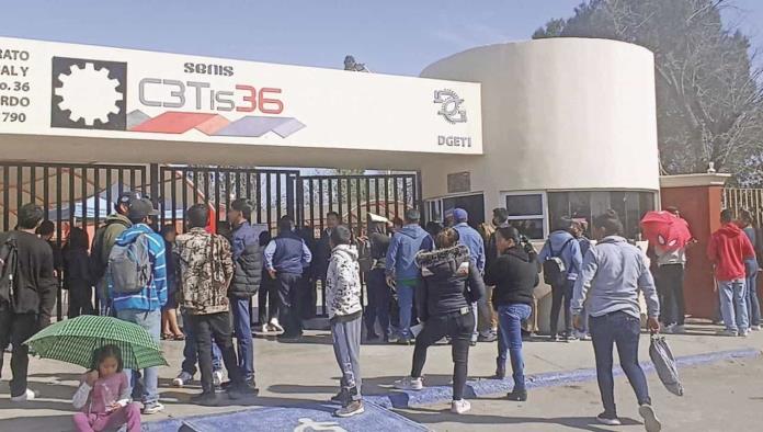 Les cambian especialidad en el CBTis