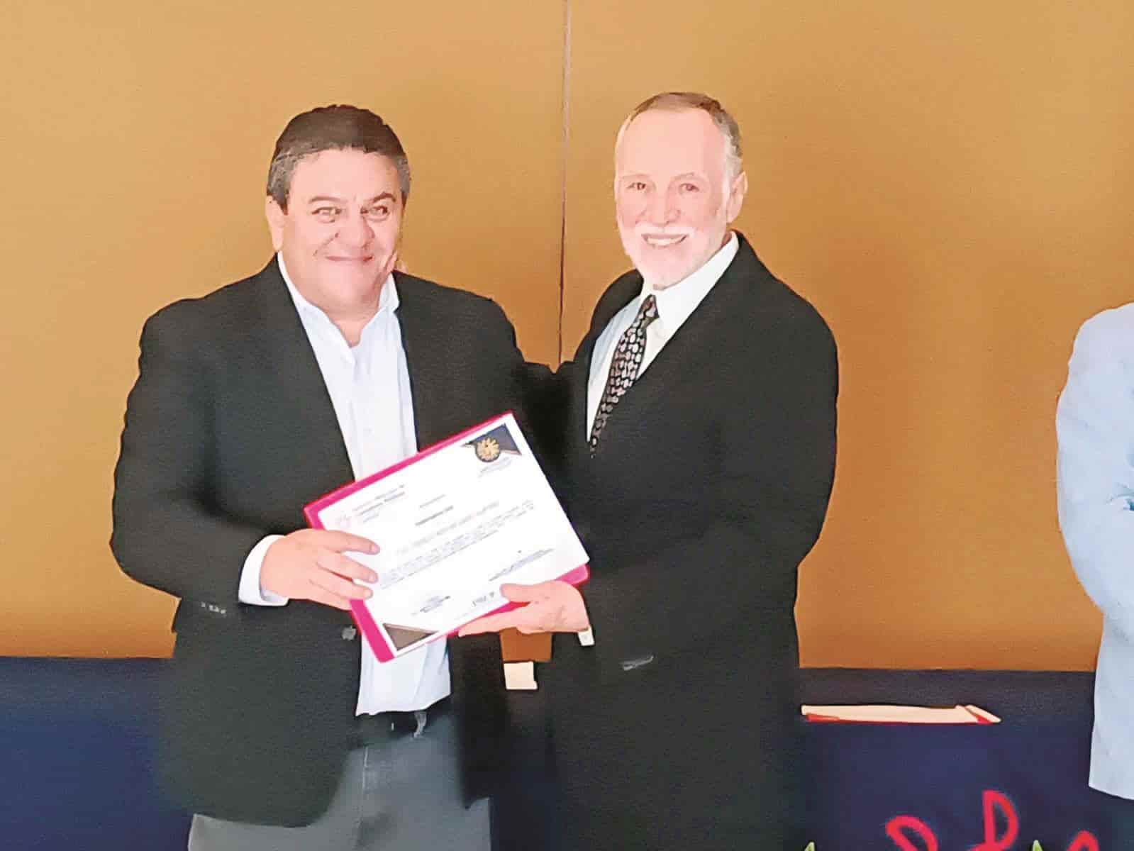 Cumplen capacitación Contadores Públicos