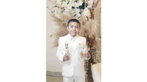 Dylan recibe a Cristo en la hostia