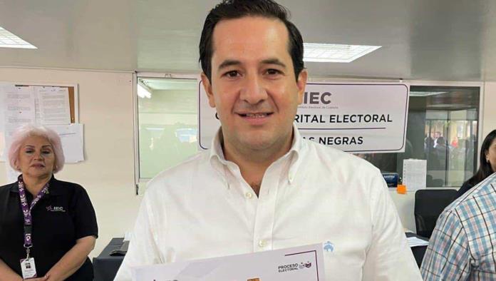Recibe Memo la constancia de mayoría Recibe Memo la constancia de mayoría
