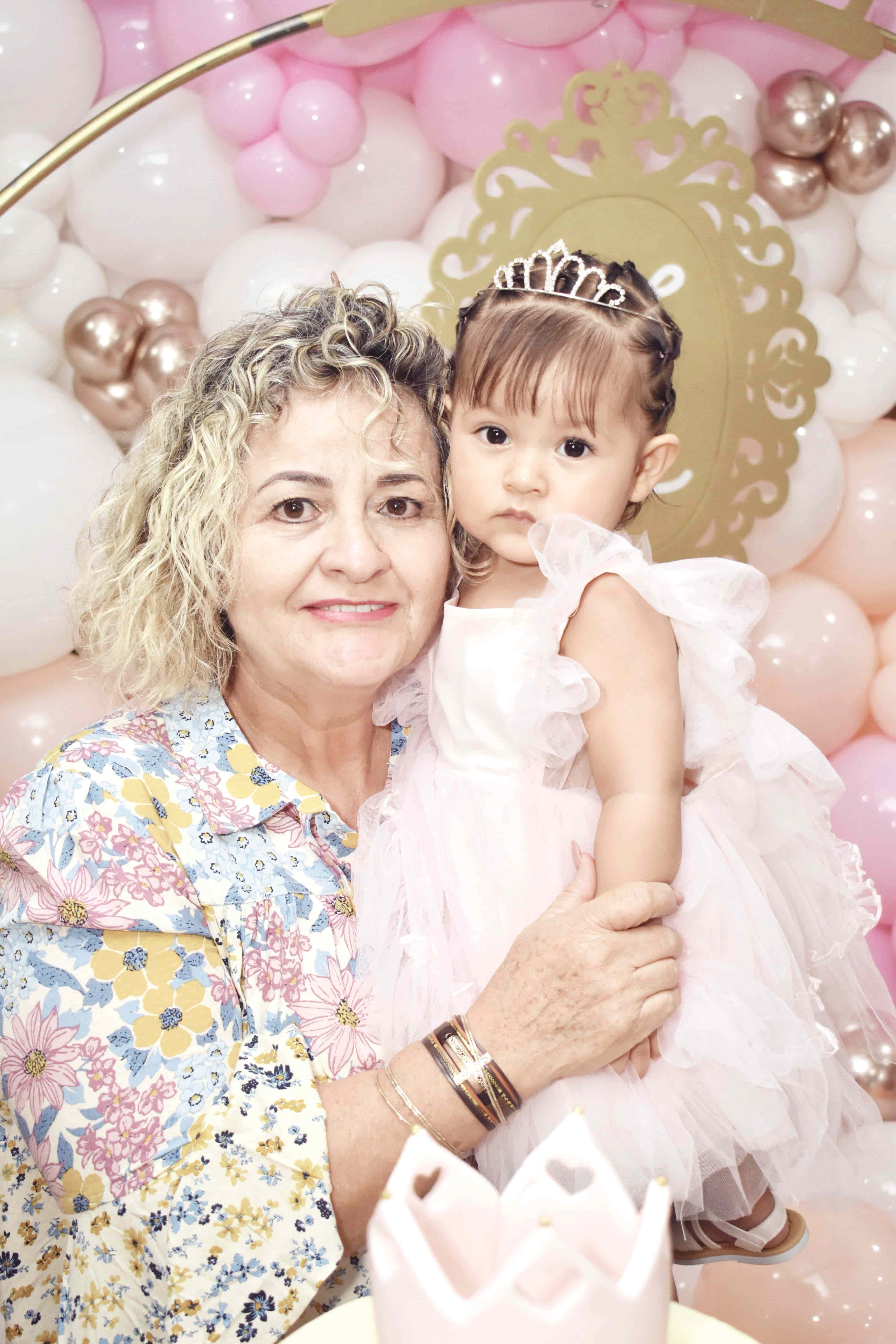 Loretta tiene su primer fiesta de cumpleaños