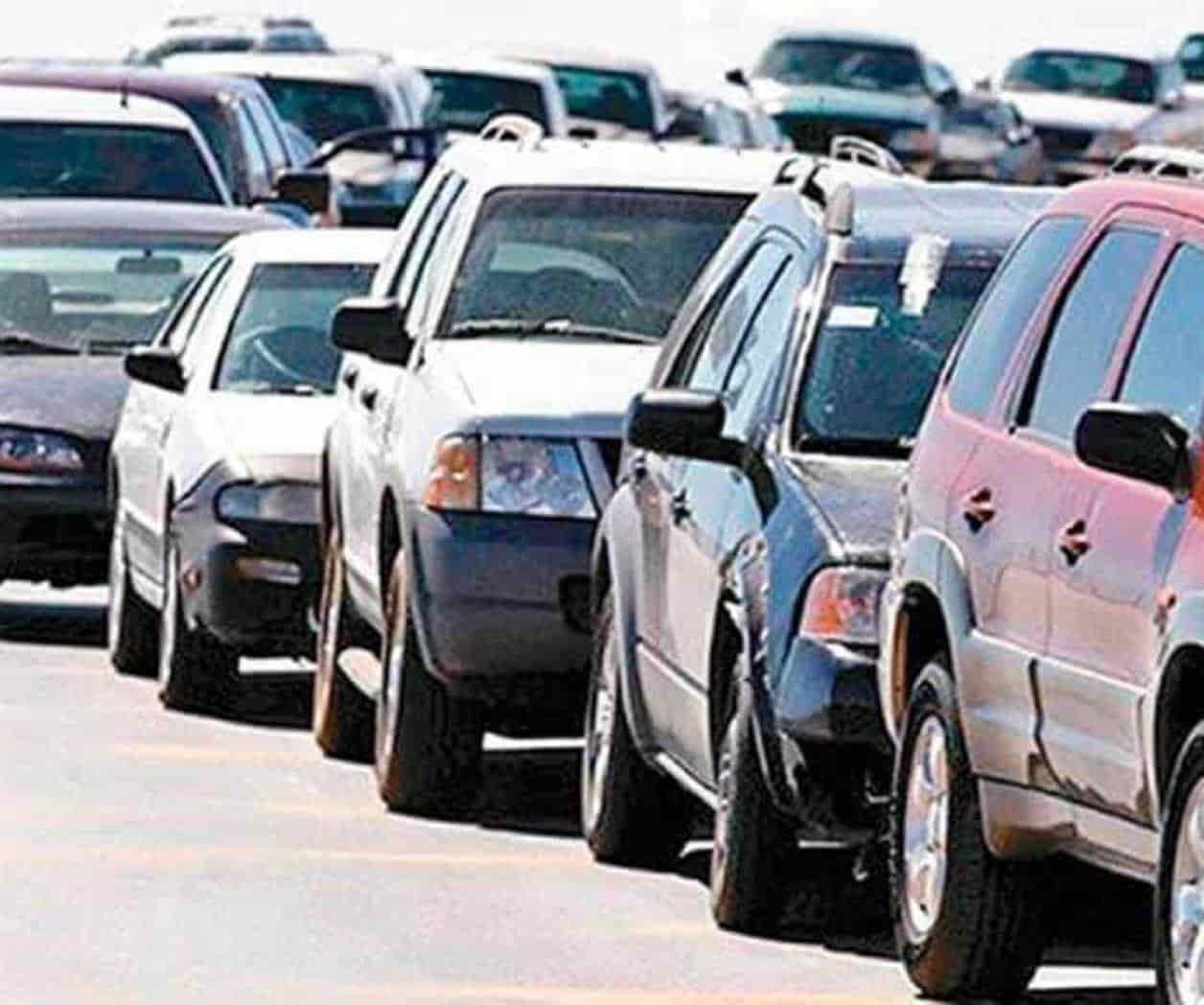 AMLO ordena extender la regularización de autos chocolate tres meses más