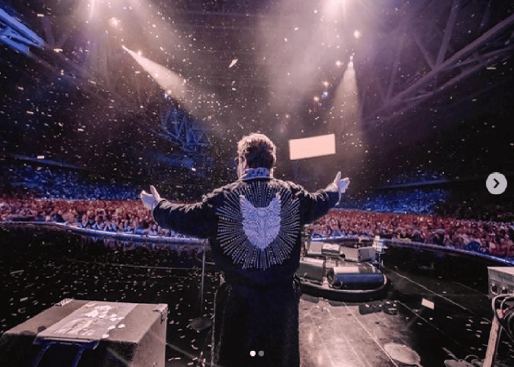 Elton John le dice adiós a los escenarios