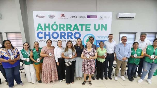 Promueven ahorro de agua con regaderas ecológicas en Nava